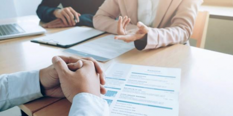 Top help desk interview questions to prepare for (and how to answer ...