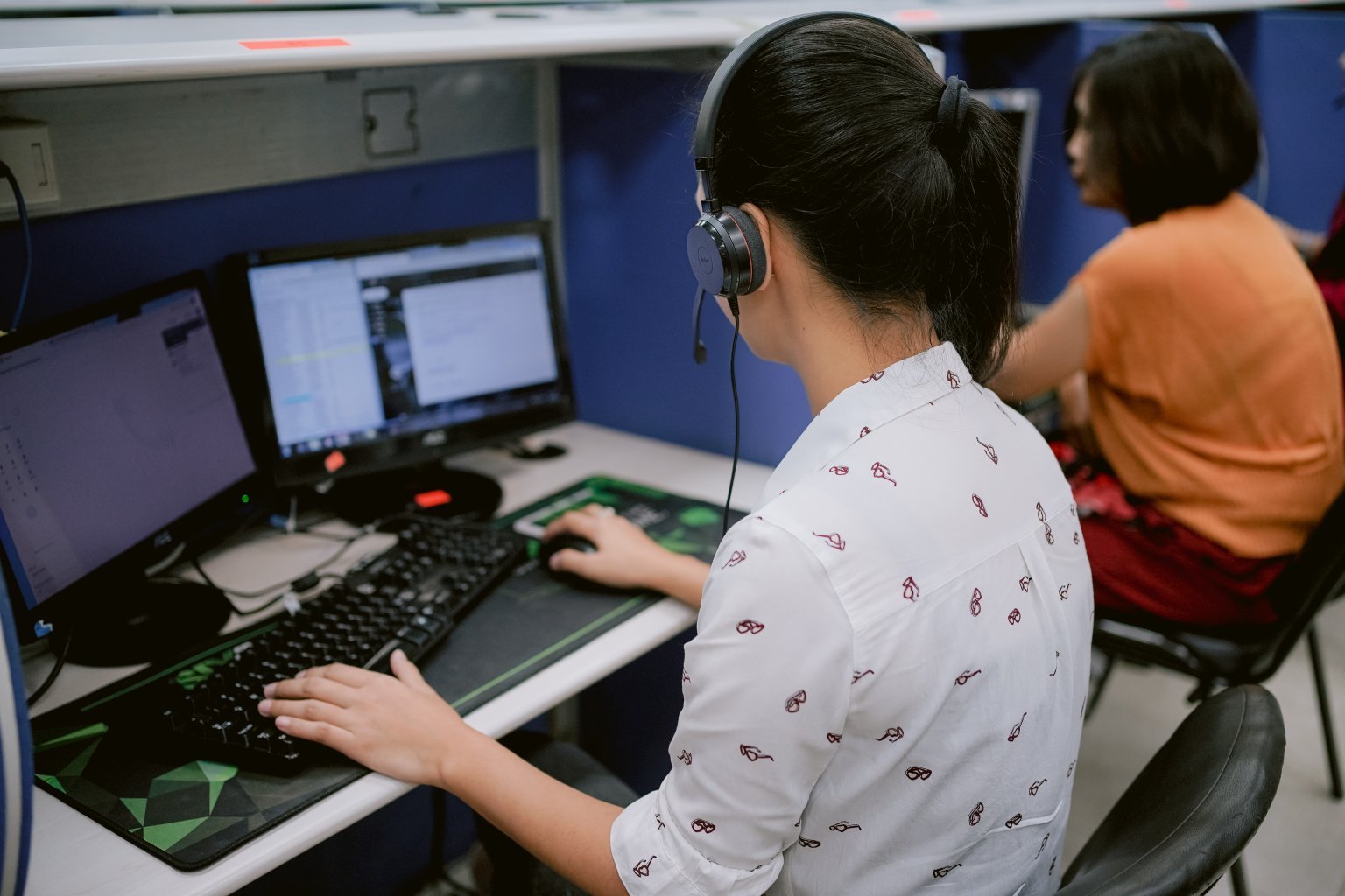 Everything you need to know before hiring a data entry clerk - SixEleven